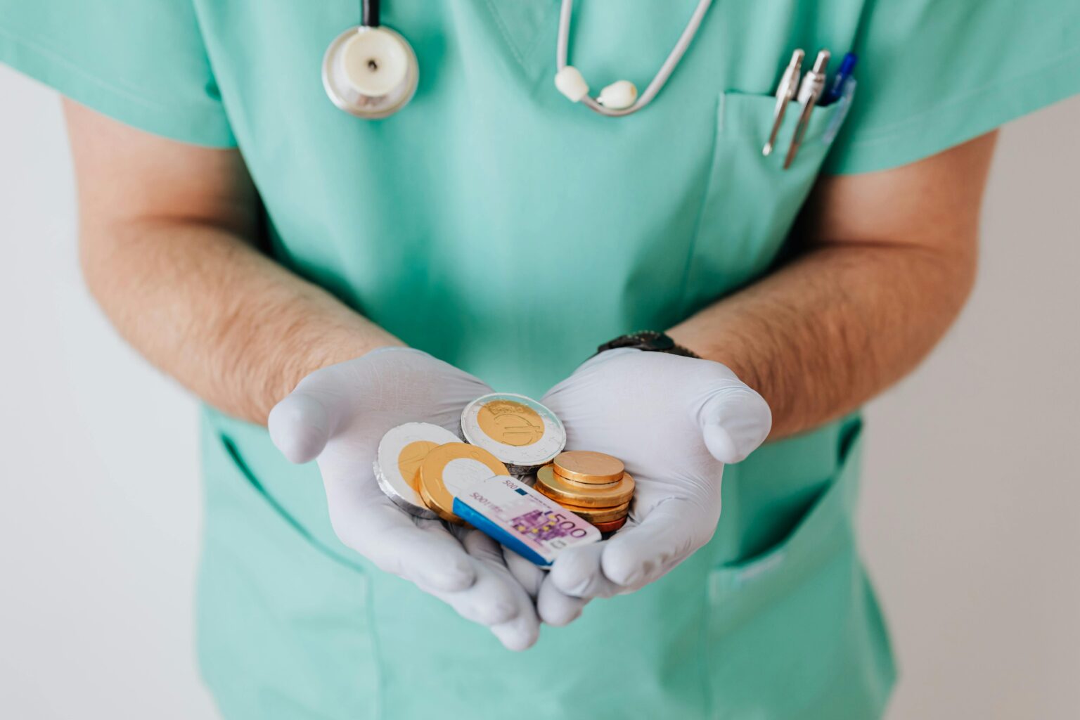 How Much Do CNAs Make? CNA Salary & Pay Guide